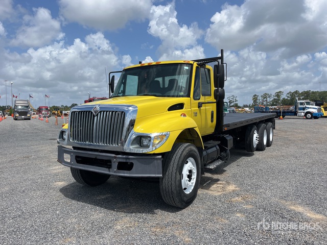 2005 International 7500 8x4 Flatbed Truck | Ritchie Bros. Auctioneers