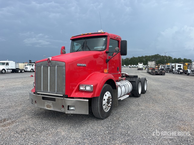 2011 Kenworth T800 6x4 T/A Day Cab Truck Tractor | Ritchie Bros. Auctioneers