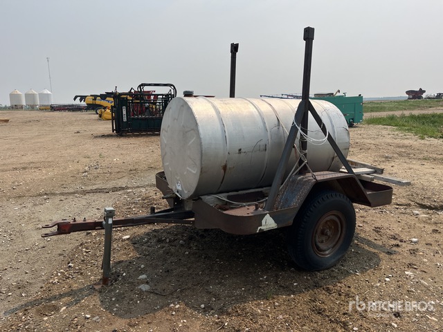 Custom Built S/A 300 gal Fuel Trailer | Ritchie Bros. Auctioneers