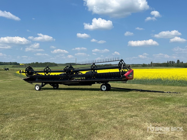 2017 MacDon FD75 35 ft Flex Draper Combine Header | Ritchie Bros ...