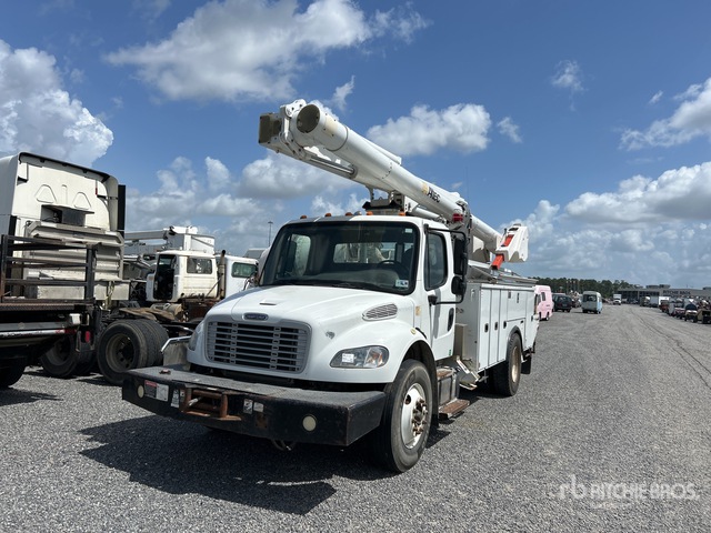 Altec L42-M 42 ft on 2016 Freightliner M2 106 4x2 Camion de cubo ...