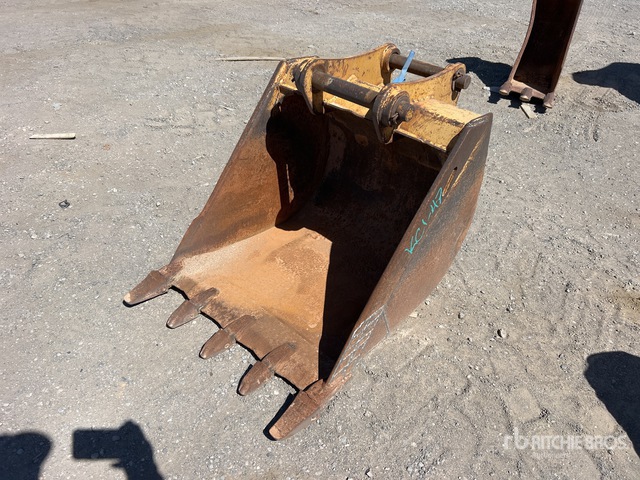 28 in Backhoe Rear Bucket | Ritchie Bros. Auctioneers