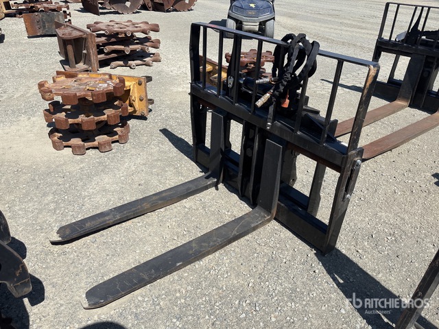 JCB 48 in Forklift Tilt Carriage | Ritchie Bros. Auctioneers