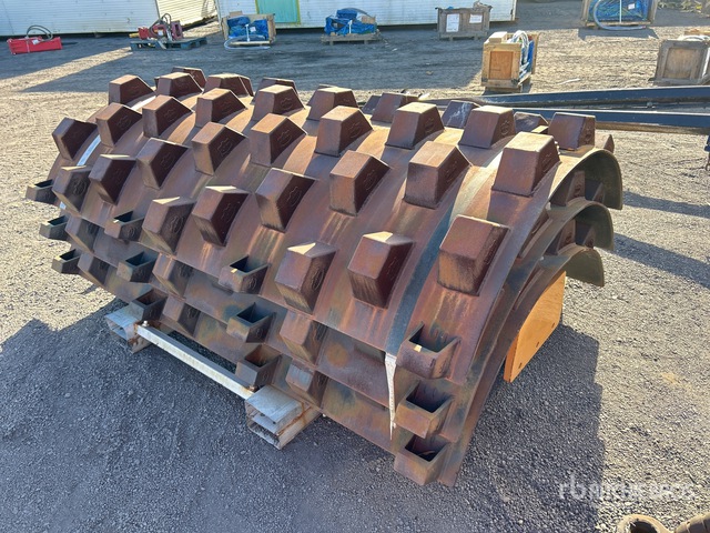 Roller Parts 2150 mm Padfoot Shell Kit | Ritchie Bros. Auctioneers