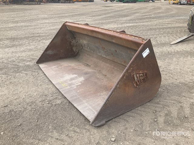 Telehandler Bucket | Ritchie Bros. Auctioneers