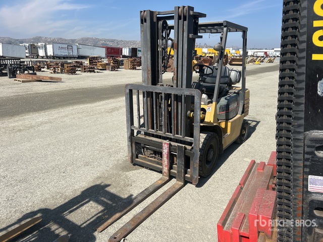 1995 Cat GP25 4400 lb Pneumatic Tire Chariot Élévateur | Ritchie Bros ...