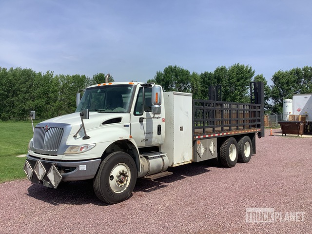 2014 International DuraStar 4400 6x4 Flatbed Truck in Spirit Lake, Iowa ...