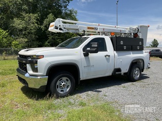 2022 Axion UR3410 27 ft on 2021 Chevrolet Silverado 2500HD 4x4 Bucket ...