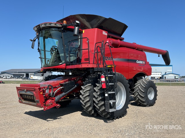 2015 Case IH 8240 Combine Harvester | Ritchie Bros. Auctioneers