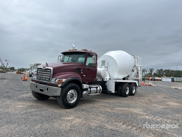 2004 Mack CV513 6x4 Mixer Truck | Ritchie Bros. Auctioneers