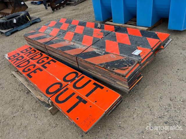 Quantity of Signs Road Signs | Ritchie Bros. Auctioneers