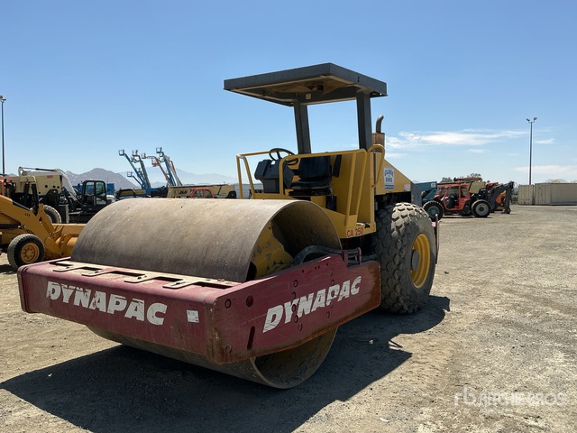 2005 Dynapac CA250D Smooth Drum Compactor | Ritchie Bros. Auctioneers