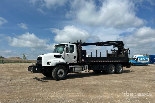 Serco 8500 Articulated Boom on 2014 Freightliner 114SD 6x4 Grapple ...