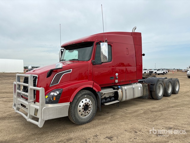 2013 Volvo VNL 8x6 Tri/A Sleeper Truck Tractor | Ritchie Bros. Auctioneers