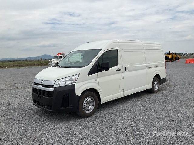 2020 Toyota Panel Camioneta con Caja Seca / Fourgon cargo | Ritchie ...