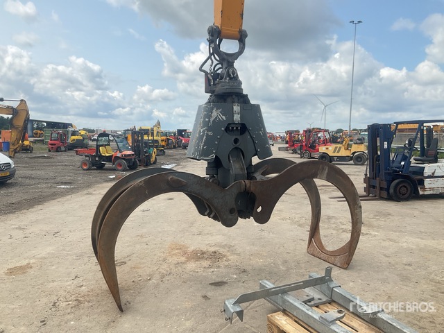 Liebherr Log Grapple | Ritchie Bros. Auctioneers