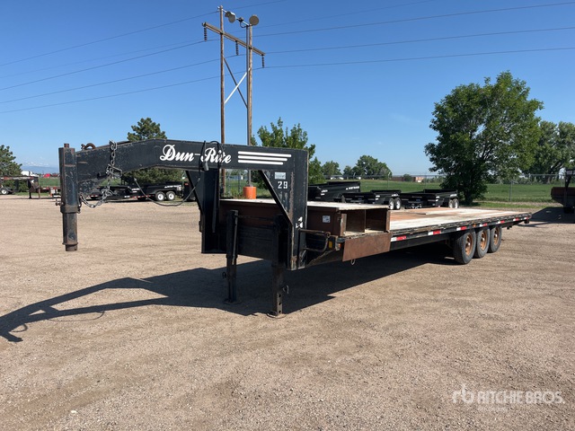 2000 Dun Rite 30 ft Tri/A Gooseneck Equipment Trailer | Ritchie Bros ...