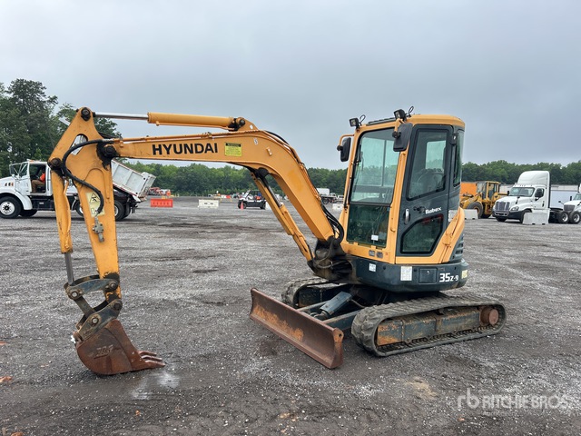 2013 Hyundai Robex 35Z-9 Mini Excavator | Ritchie Bros. Auctioneers