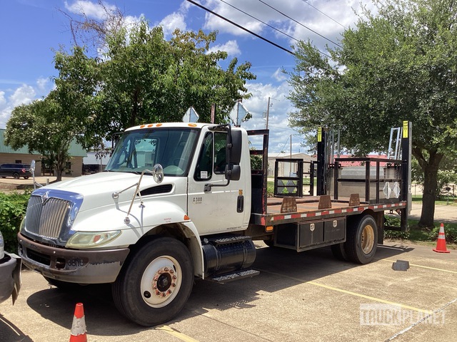 2006 International 4300 4x2 Flatbed Truck in Bossier City, Louisiana ...