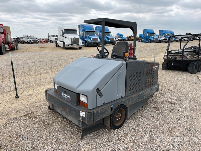 Nilfisk Advance 2060 Ride-On Sweeper (Inoperable) | Ritchie Bros ...