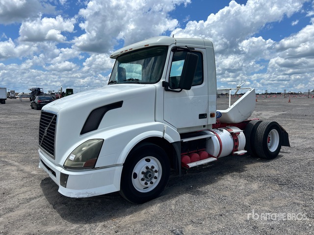 2006 Volvo VNL42T 4x2 S/A Day Cab Truck Tractor | Ritchie Bros. Auctioneers