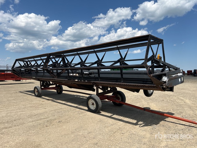1991 MacDon 36 ft Draper Combine Header | Ritchie Bros. Auctioneers