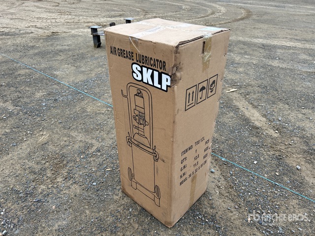 SKLP 12 L Grease pump (Unused) | Ritchie Bros. Auctioneers