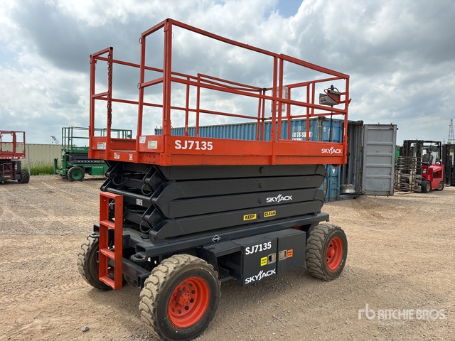 2005 Skyjack SJ7135 4x4 Dual Fuel Scissor Lift | Ritchie Bros. Auctioneers