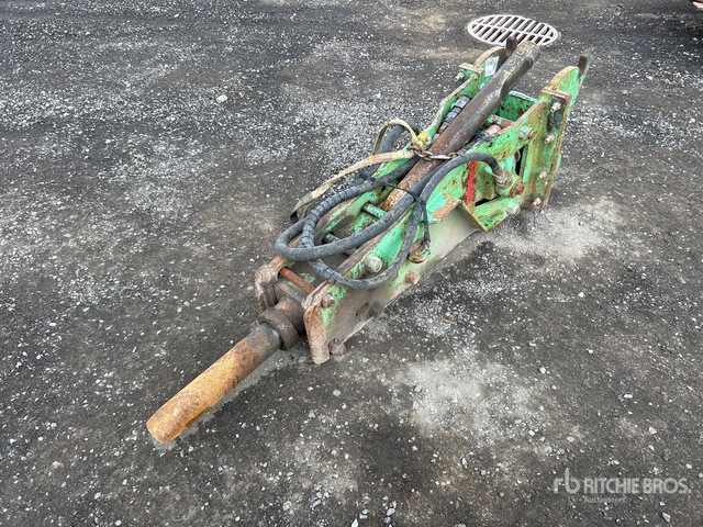 Tramac 250 18 in Q/C Backhoe Hydraulic Breaker - Fits Cat 420F ...