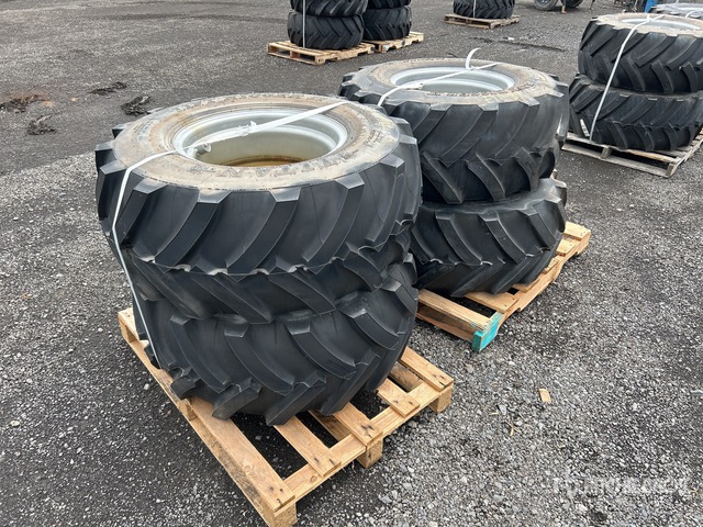 Quantity of (4) 2025 Titan Lift Rigger II 400/70-20 Équipements pour ...