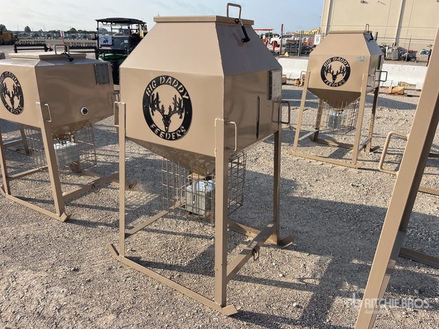 Big Daddy 700 lb Corn Deer Feeder (Unused) | Ritchie Bros. Auctioneers