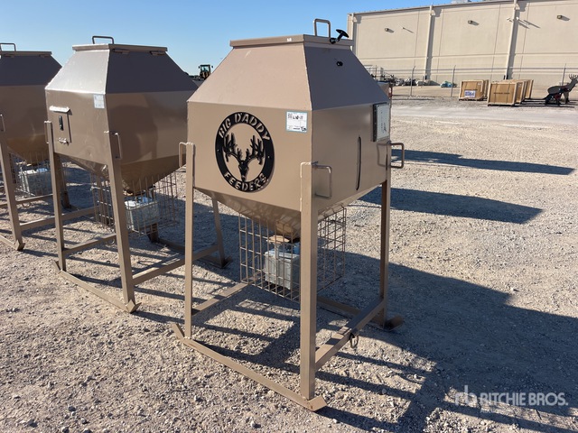 Big Daddy 700 lb Corn Deer Feeder (Unused) | Ritchie Bros. Auctioneers