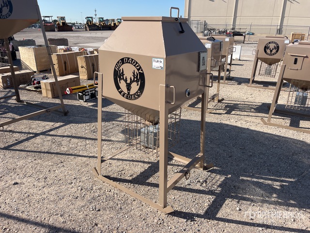 Big Daddy 700 lb Deer Feeder (Unused) | Ritchie Bros. Auctioneers