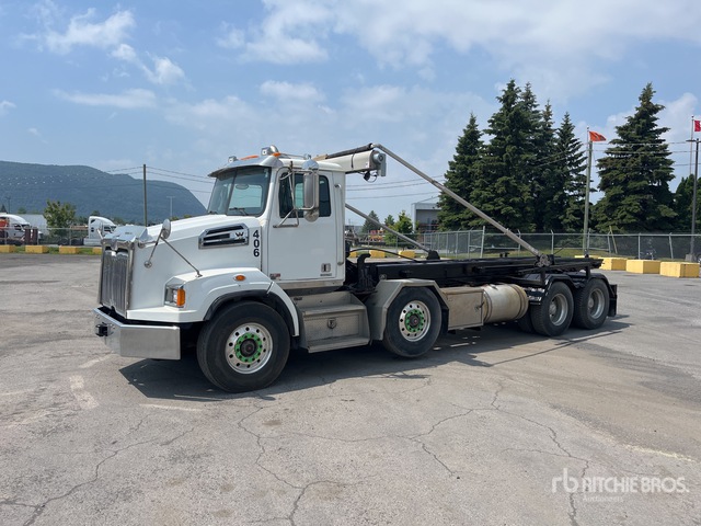 2015 Western Star 4700 8x4 Twin-Steer Roll-Off Truck | Ritchie Bros ...