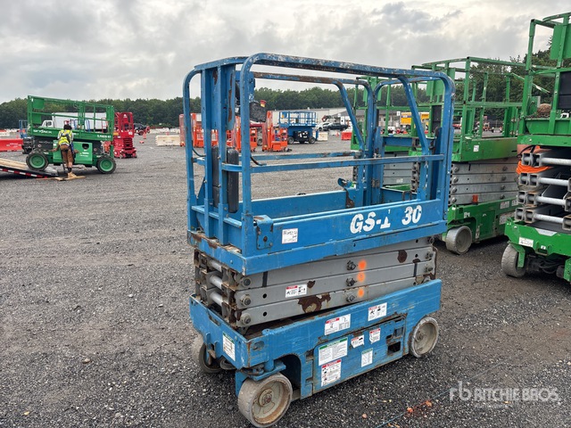 2013 Genie GS1930 Electric Scissor Lift | Ritchie Bros. Auctioneers