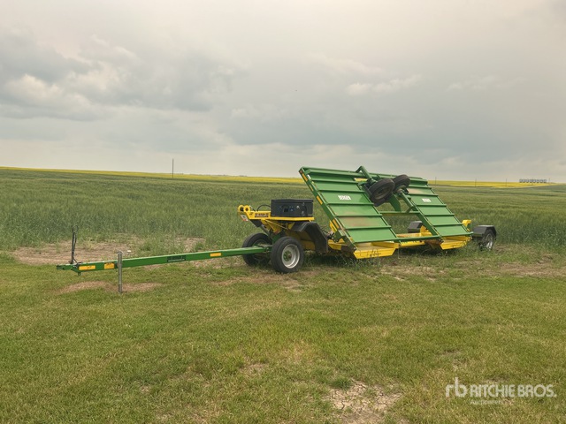 2015 Bergen 6200FL Windrower Transport Trailer | Ritchie Bros. Auctioneers