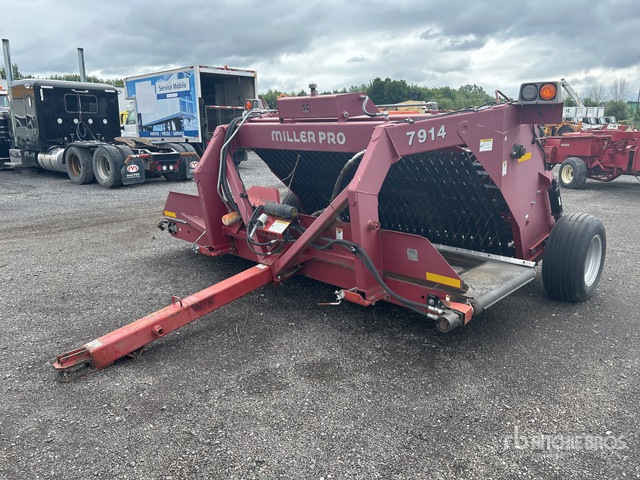 Miller Pro 7914 8 ft Windrow Merger | Ritchie Bros. Auctioneers