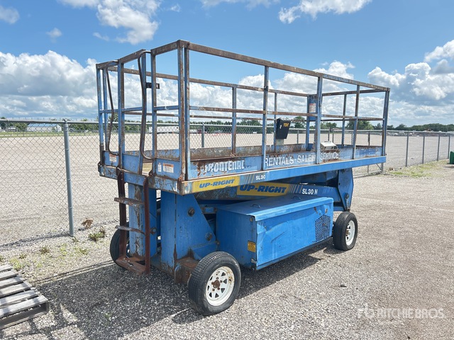 UpRight SL30 Electric Scissor Lift (Inoperable) | Ritchie Bros. Auctioneers