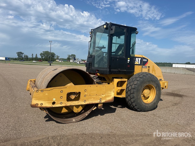 2011 Cat CS54 Smooth Drum Compactor | Ritchie Bros. Auctioneers