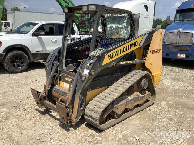2017 New Holland C227 Compact Track Loader | Ritchie Bros. Auctioneers