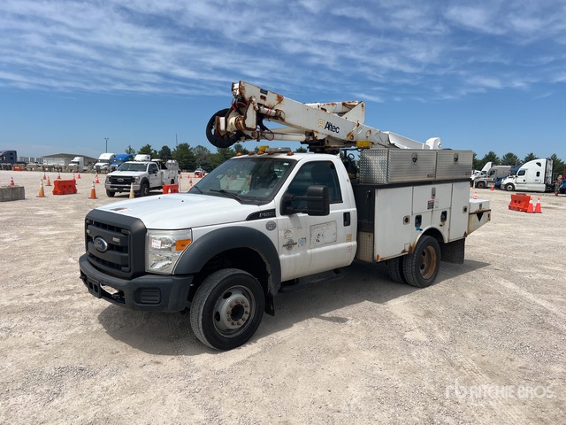 Altec AT37G 37 ft on 2014 Ford F-550 XL 4x2 Bucket Truck | Ritchie Bros ...