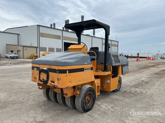2002 Ingram AP915 9 Wheel Pneumatic Roller | Ritchie Bros. Auctioneers