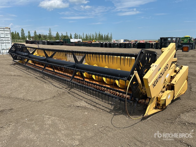 New Holland 971 30 ft Rigid Combine Header | Ritchie Bros. Auctioneers