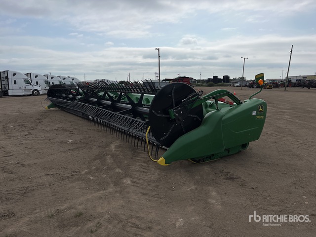 2019 John Deere 740FD 40 ft Flex Draper Combine Header | Ritchie Bros. Auctioneers