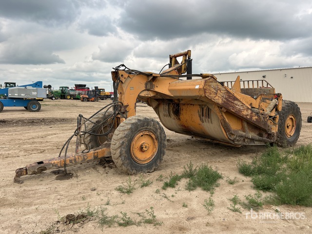 International Harvester 4S55 4 Tire Hydraulic Pull Scraper | Ritchie Bros. Auctioneers