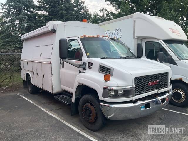 2006 GMC C5C042 4x2 Service Truck (Inoperable) in Buffalo, New York ...