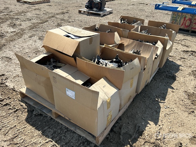 Quantity of Duck Foot Paddle Tines | Ritchie Bros. Auctioneers