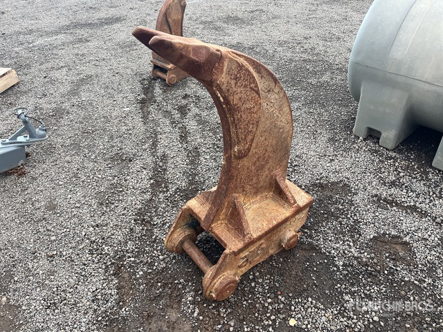 EIE Q/C Excavator Ripper - Fits JCB 90z1 | Ritchie Bros. Auctioneers