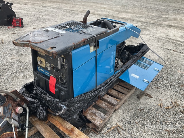 2015 Miller Trailblazer 302 450 A Skid-Mounted Multi-Process 3-in-1 ...