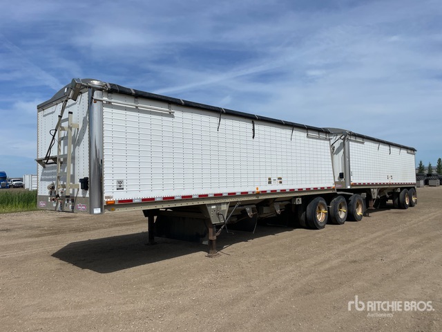 2011 Wilson DWHBL-550 PaceSetter Super B-Train Grain Trailer | Ritchie ...